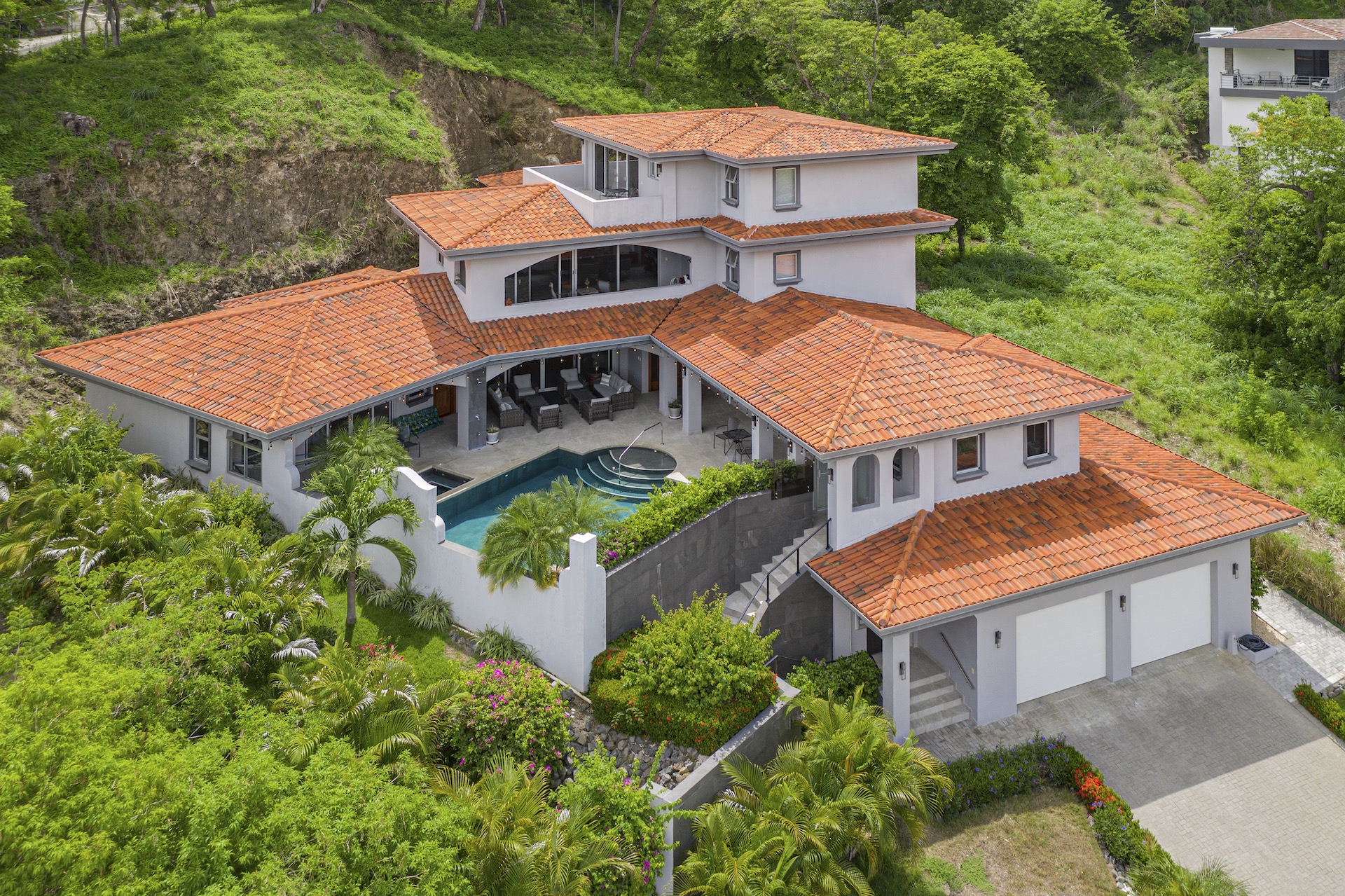 CASA CINEMA PACIFICO 131 | Costa Rica Real Estate Agent | Alain Mouquet
